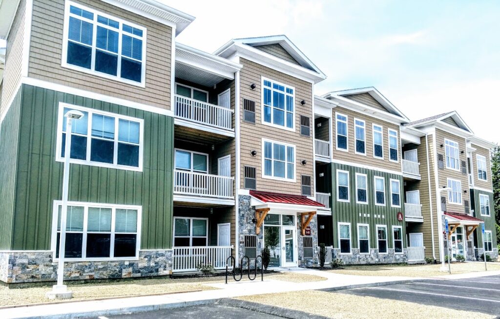 SINGLE HUNG APARTMENT COMPLEX - NORTHEAST WINDOWS USA
